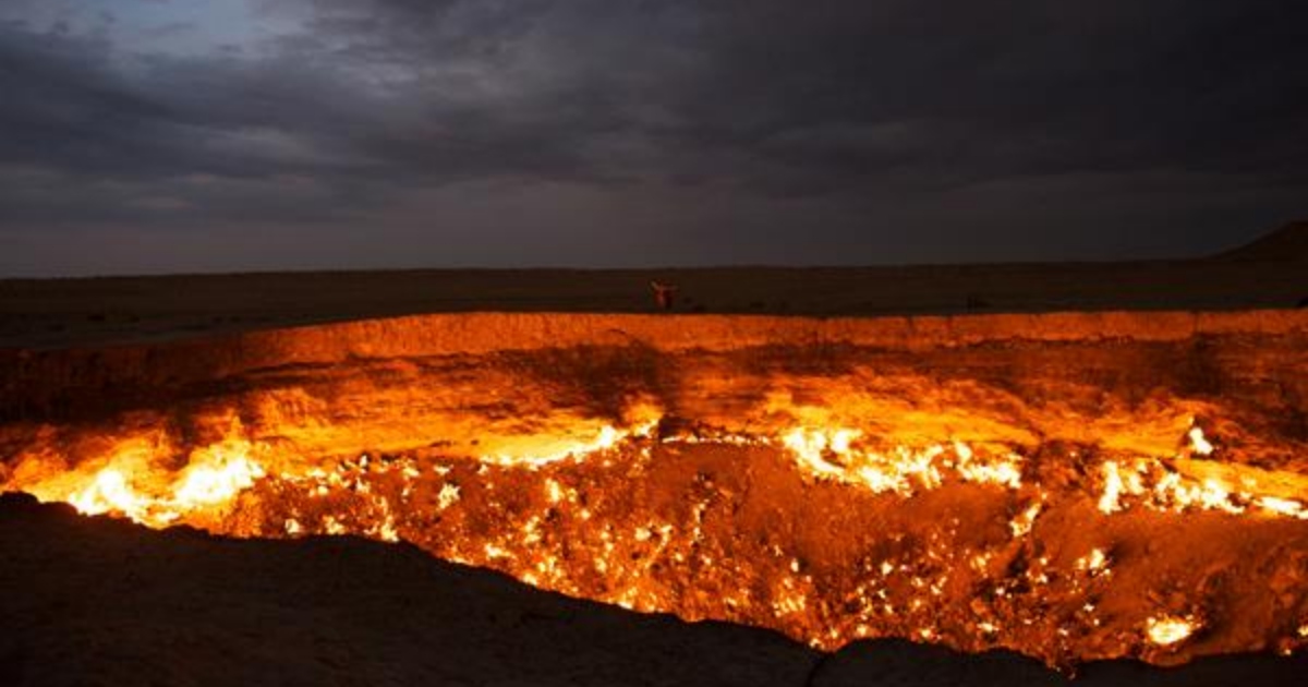 Il terrificante cratere “Bocca dell’Inferno” che ha bruciato per 50 ...